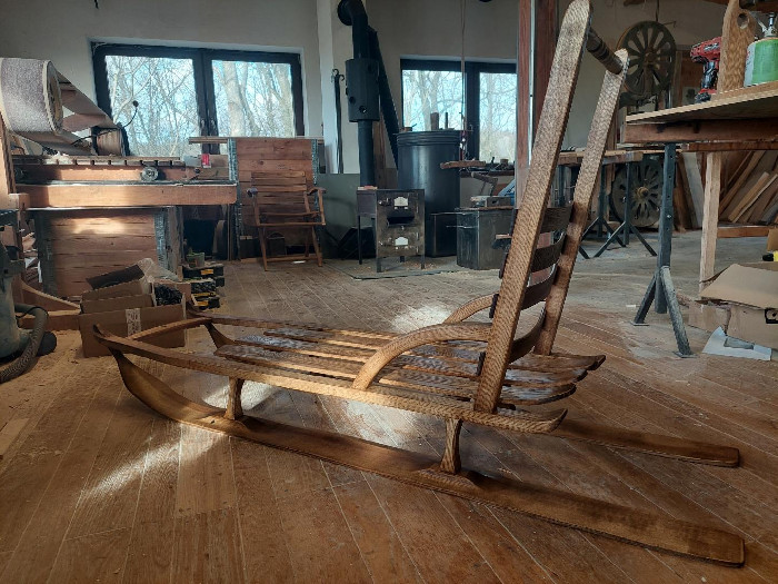 Wolf sled (rennenwolf) for pushing and pulling